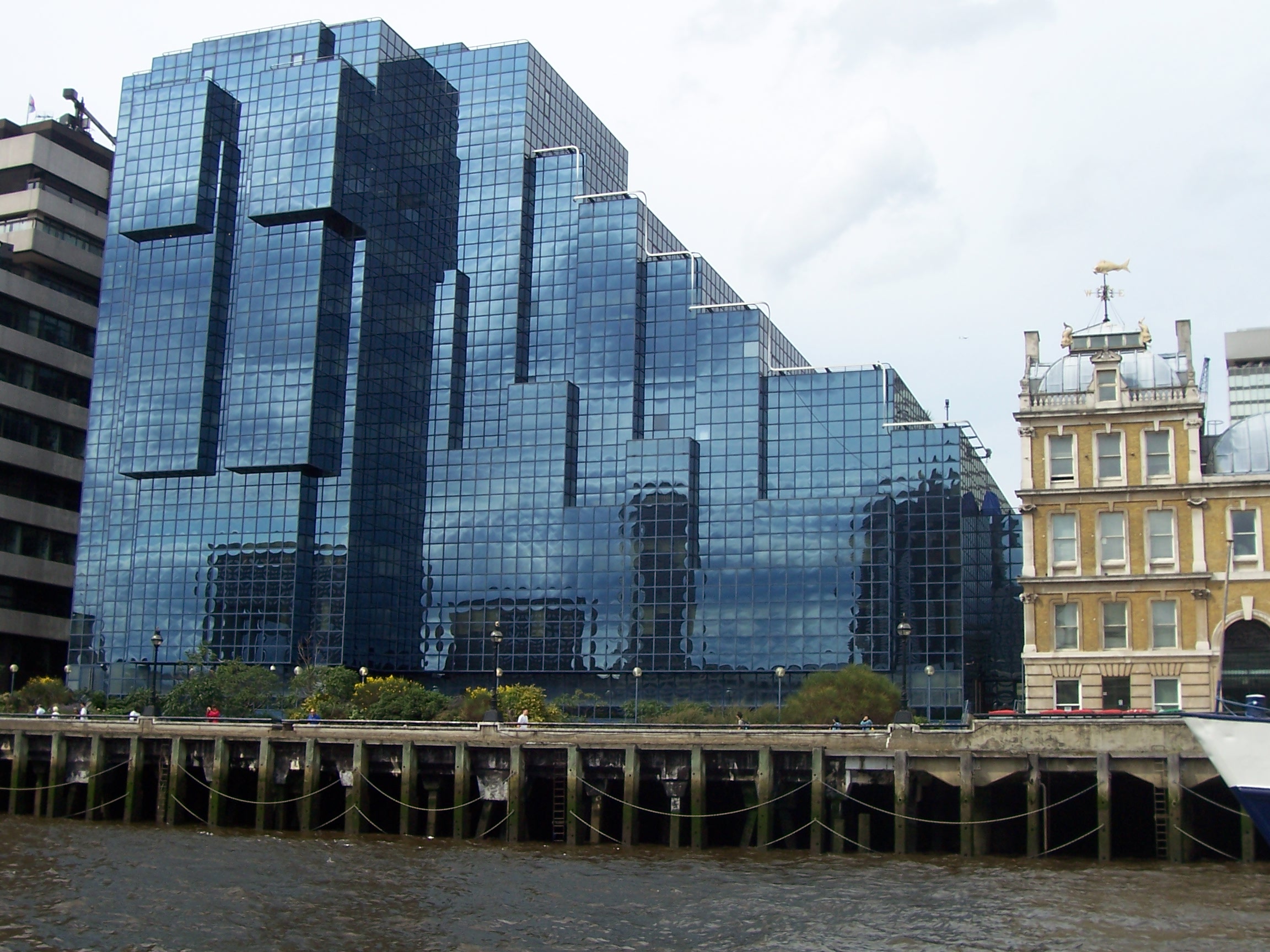 Northern & Shell Building - London