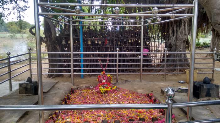 Pallathu Karuppanar Kovil, R. Pattanam | temple