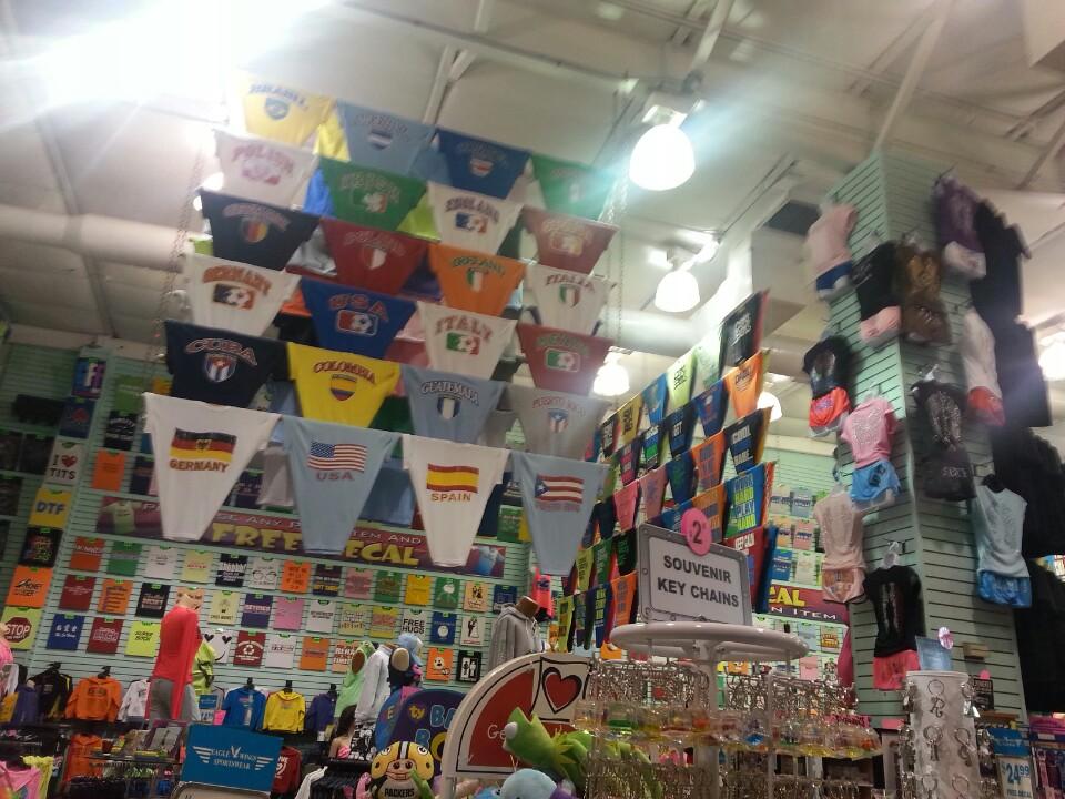 T-Shirt Factory - Wisconsin Dells, Wisconsin