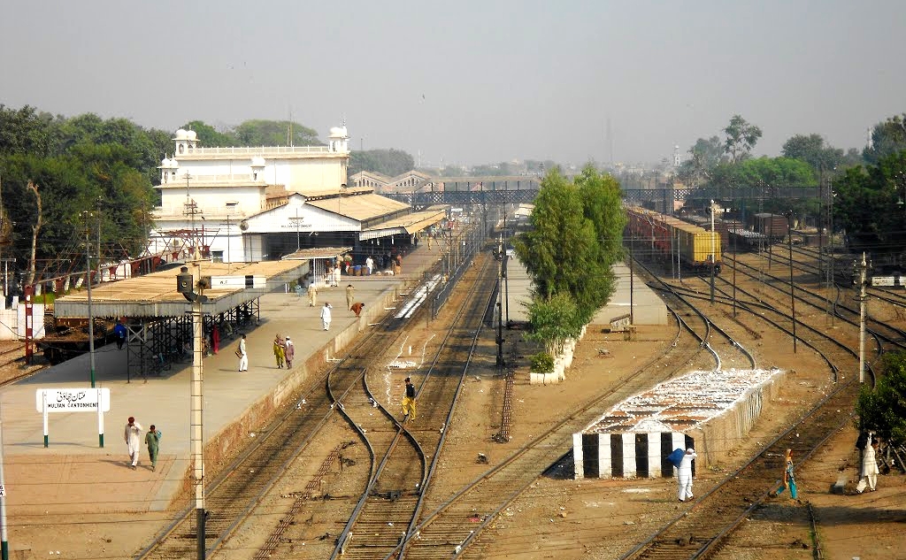 Cantt Railway Station - Multan