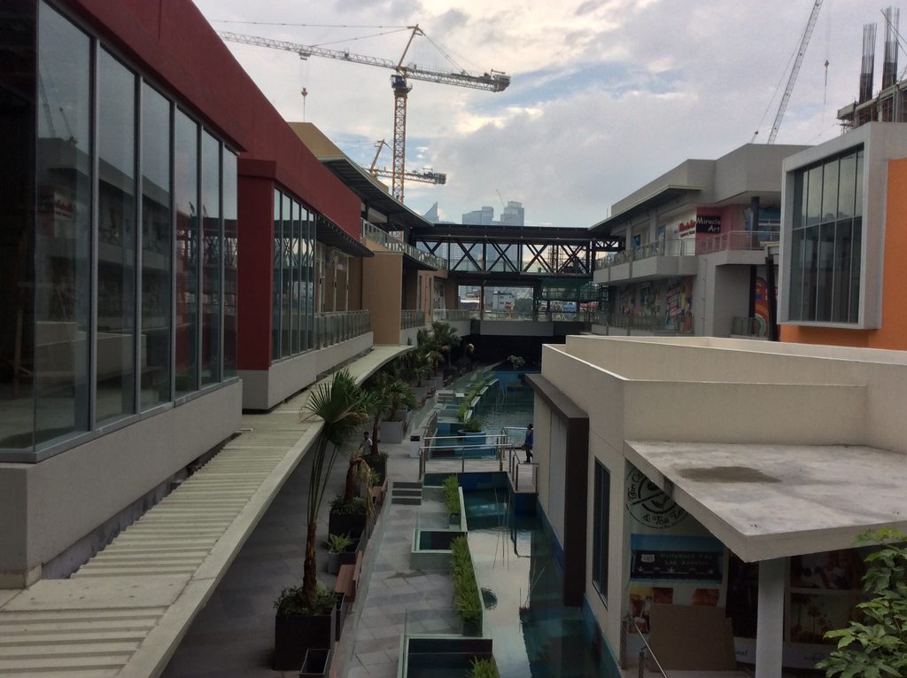 Circuit Lane - Makati