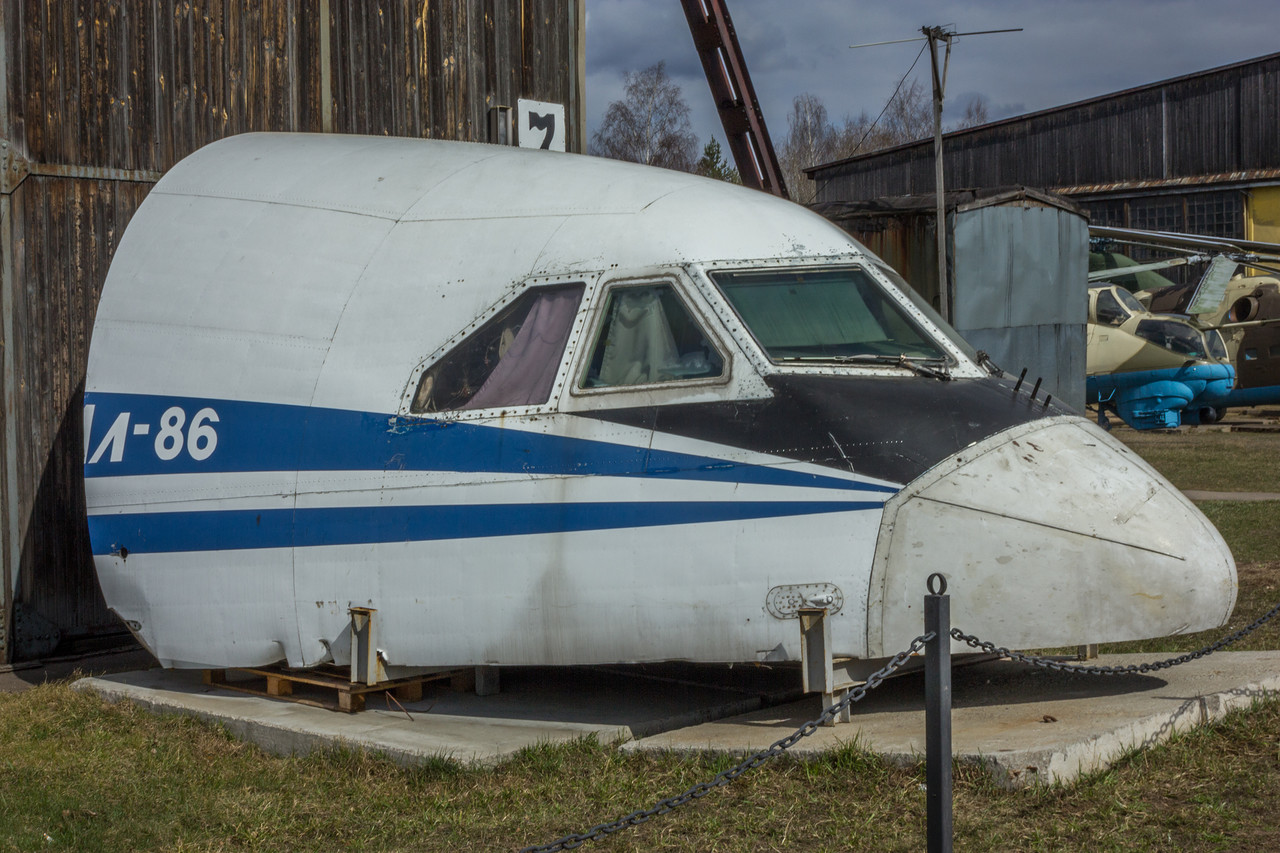 Ilyushin Il-86 Cockpit