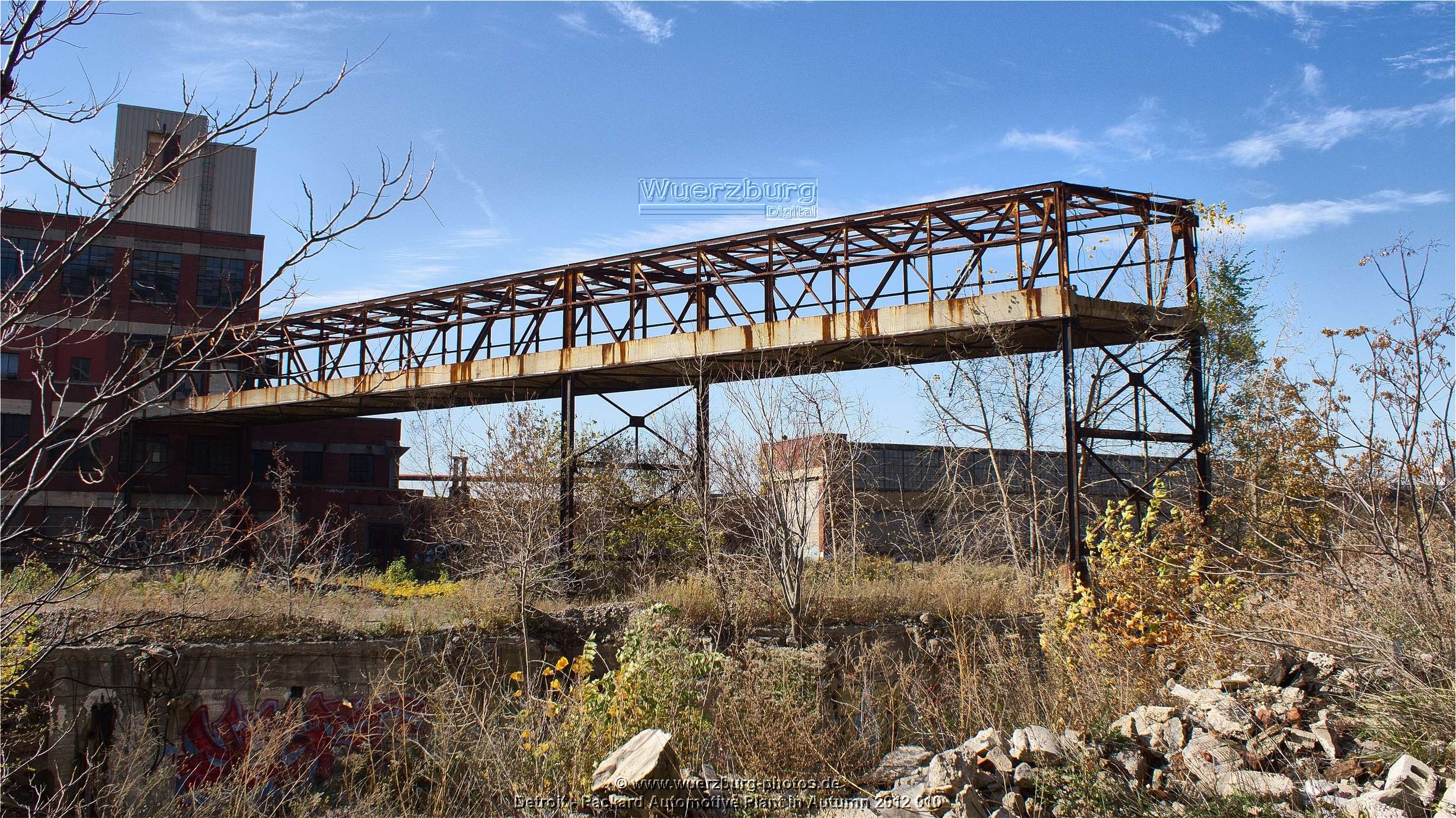 Packard Automotive Plant - Bridge between the factories - Detroit, Michigan