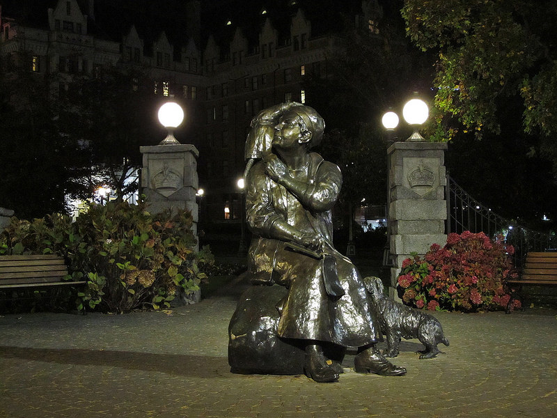 Emily Carr statue at Belleville & Government St. - Victoria