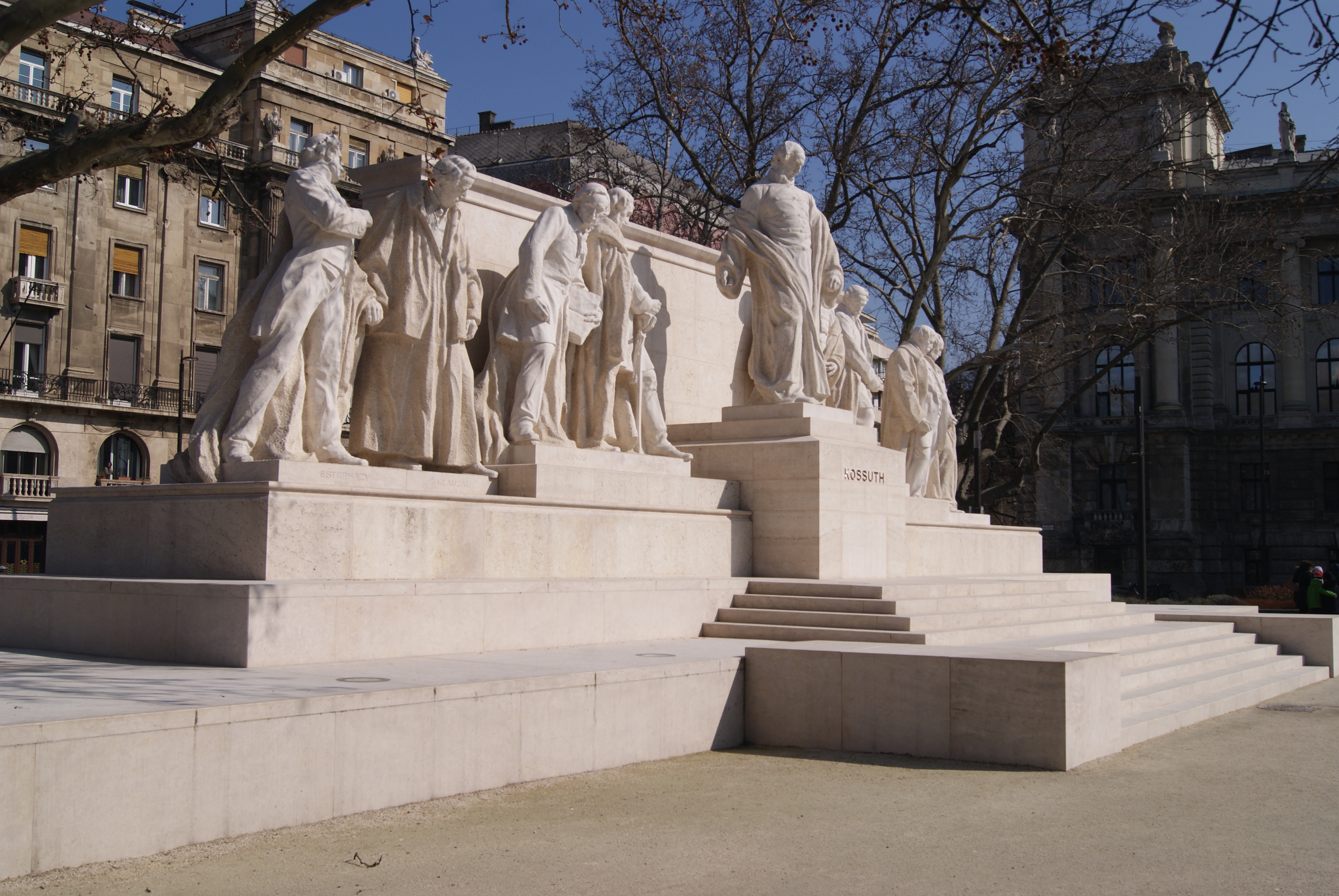 Kossuth Monument - Budapest | statue, interesting place