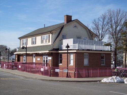 Manhasset LIRR Station