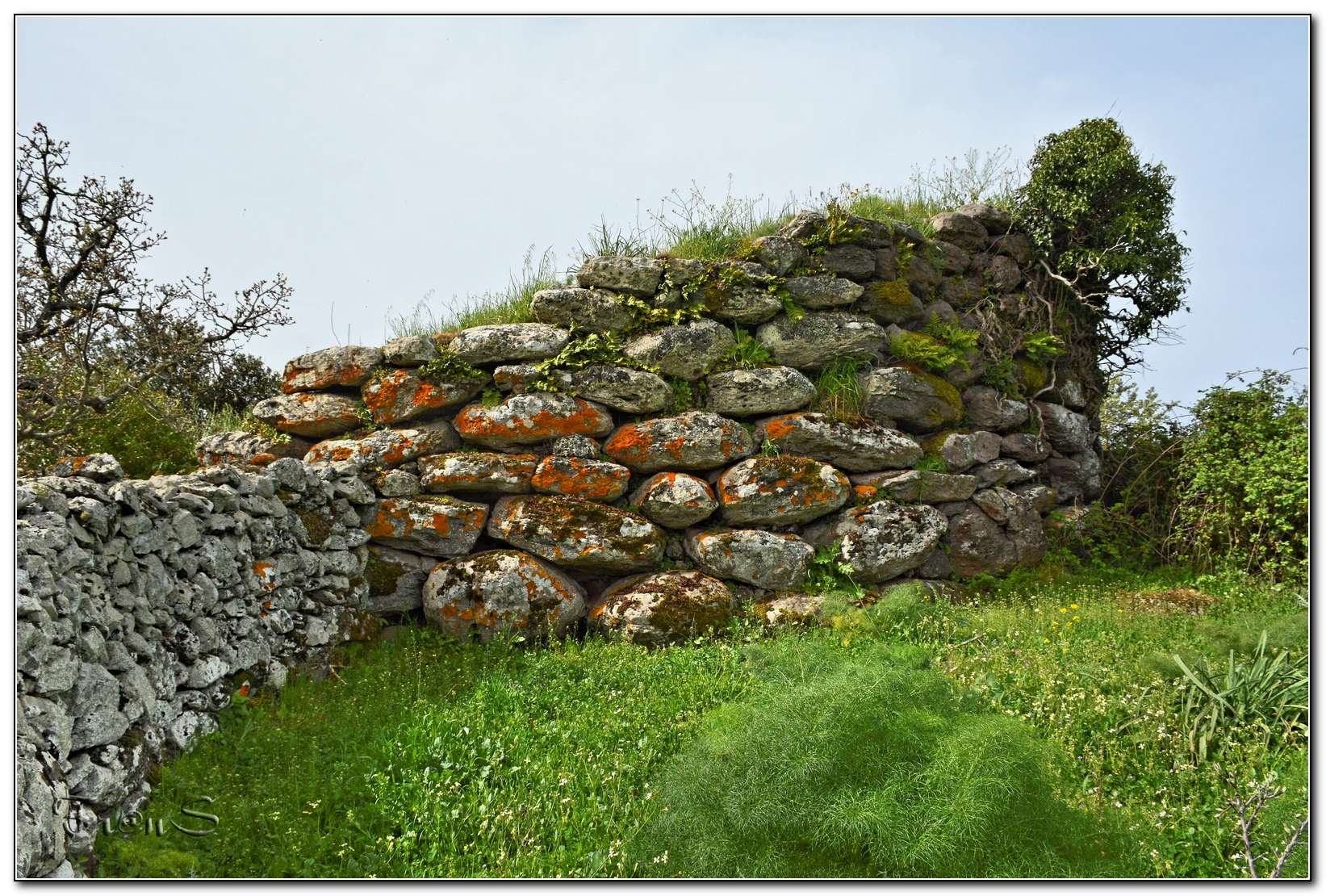 Nuraghe Basones (English)