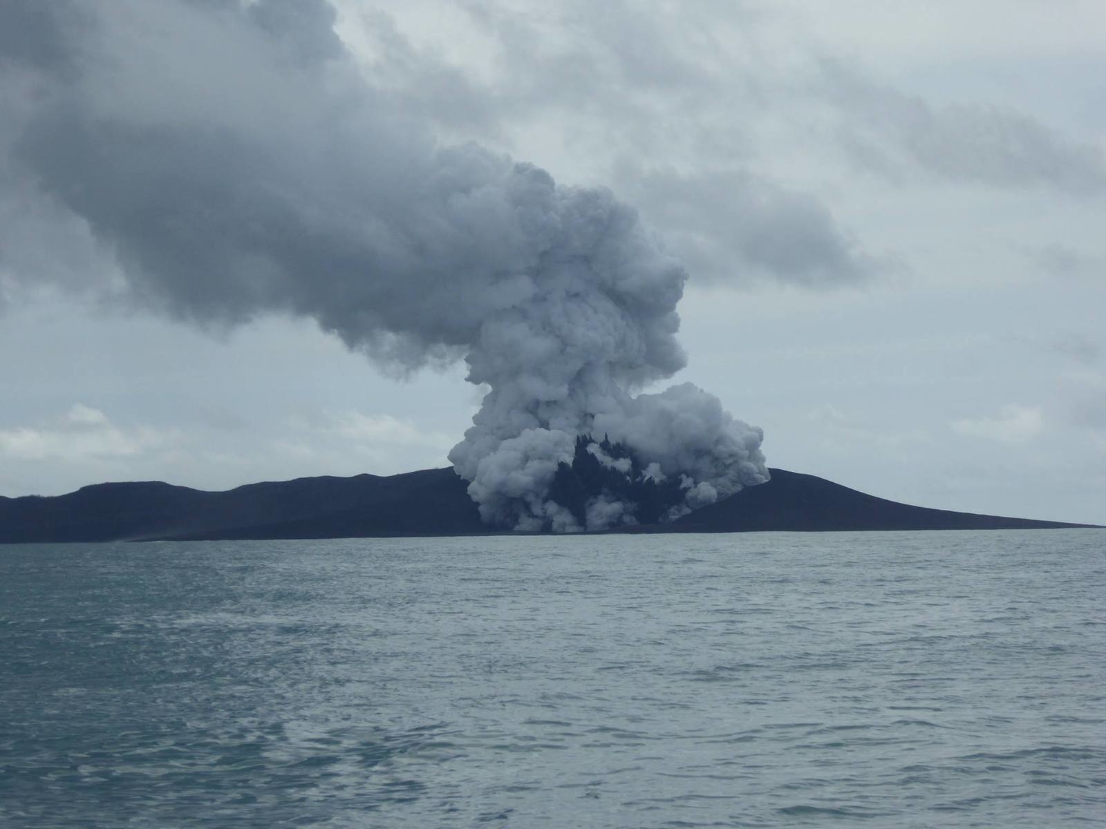 Hunga Tonga-Hunga Haʻapai Volcano | caldera