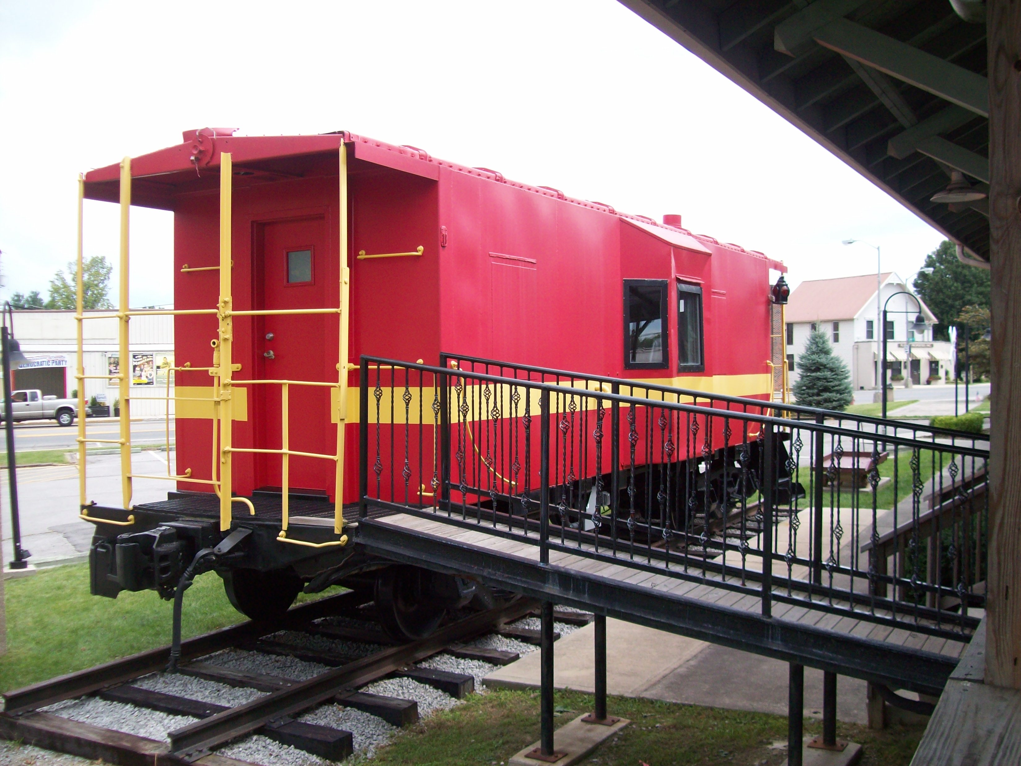 The Little Red Caboose ＃6100 - Crossville, Tennessee