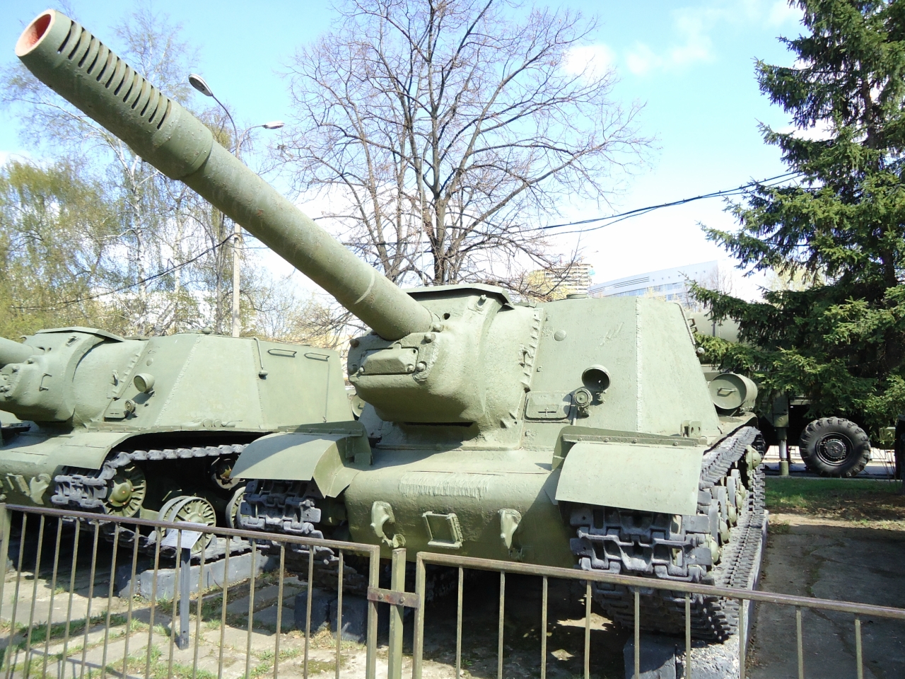 Soviet self-propelled gun ISU-152 - Moscow