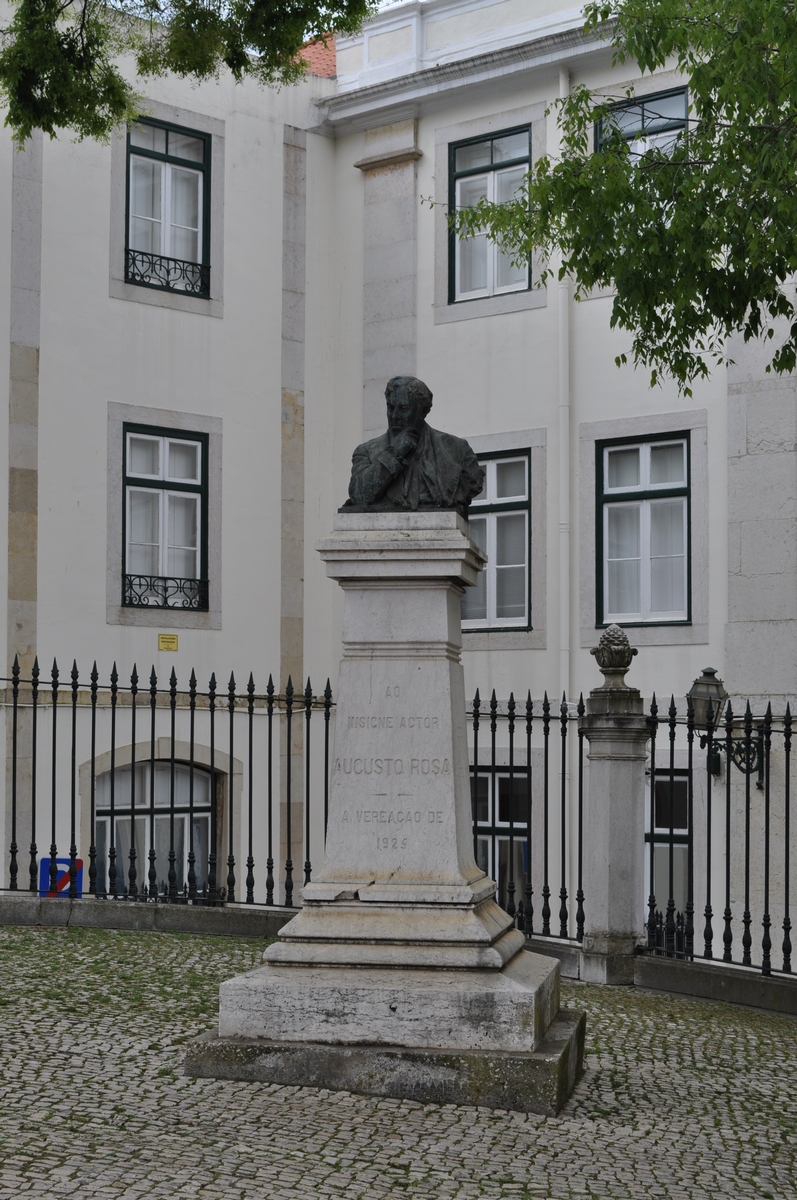 Monument to Portuguese actor Augusto Rosa - Lisbon