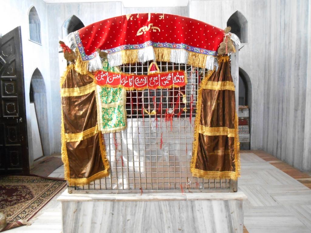 Rauza Hazrat Muslim (A.S.) bin Hazrat Aqeel (A.S.) & Rauza Hazrat Hani ...