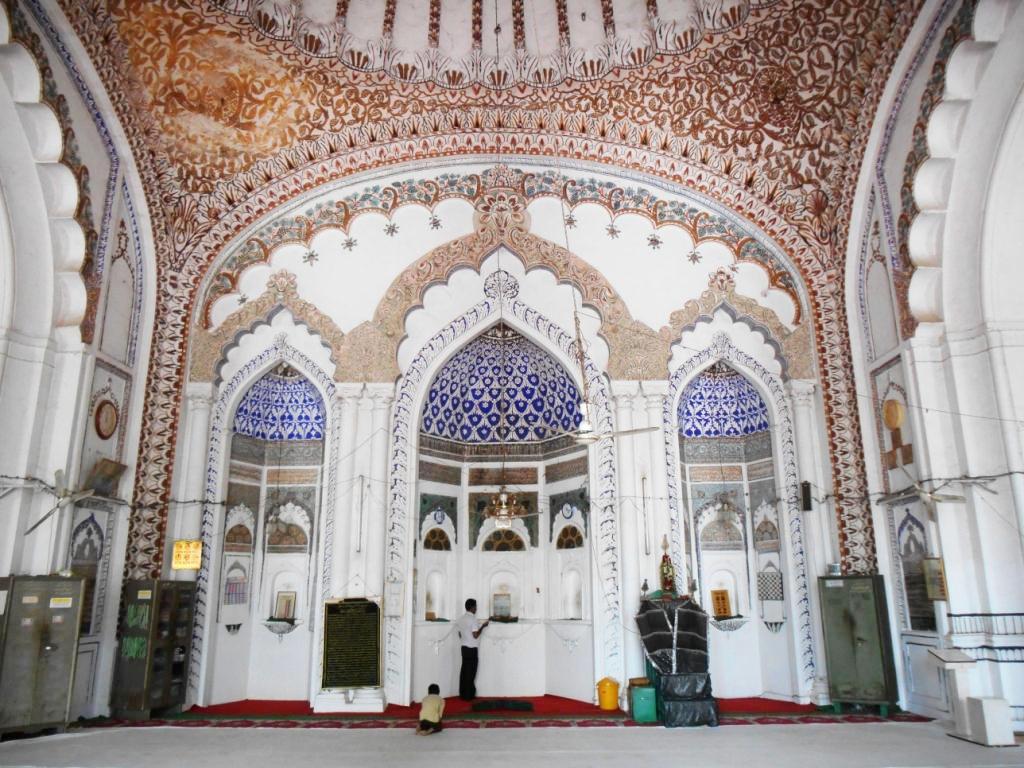 Shahi Jama Masjid - Lucknow