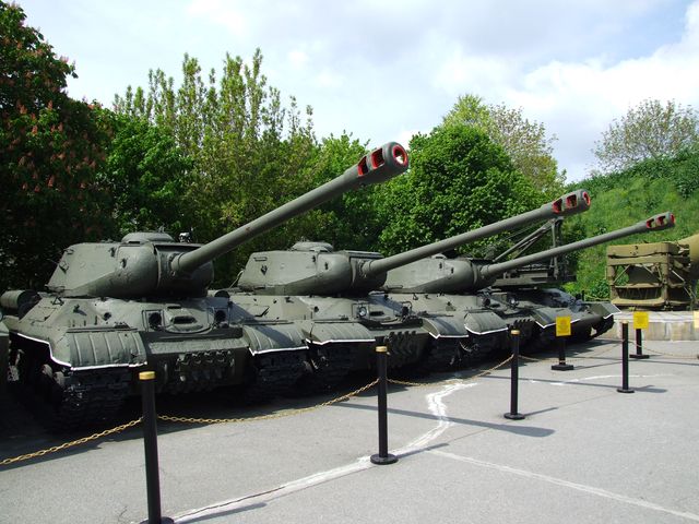 IS-2