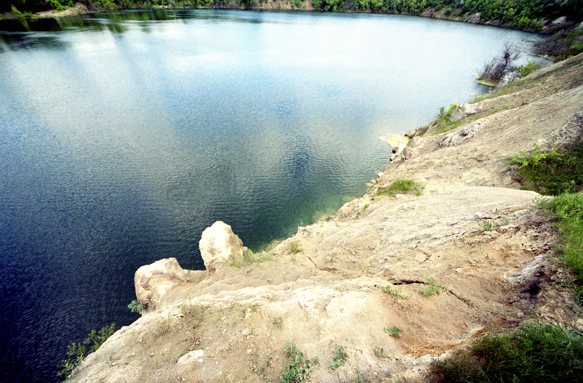 Flooded quarry | quarry pond