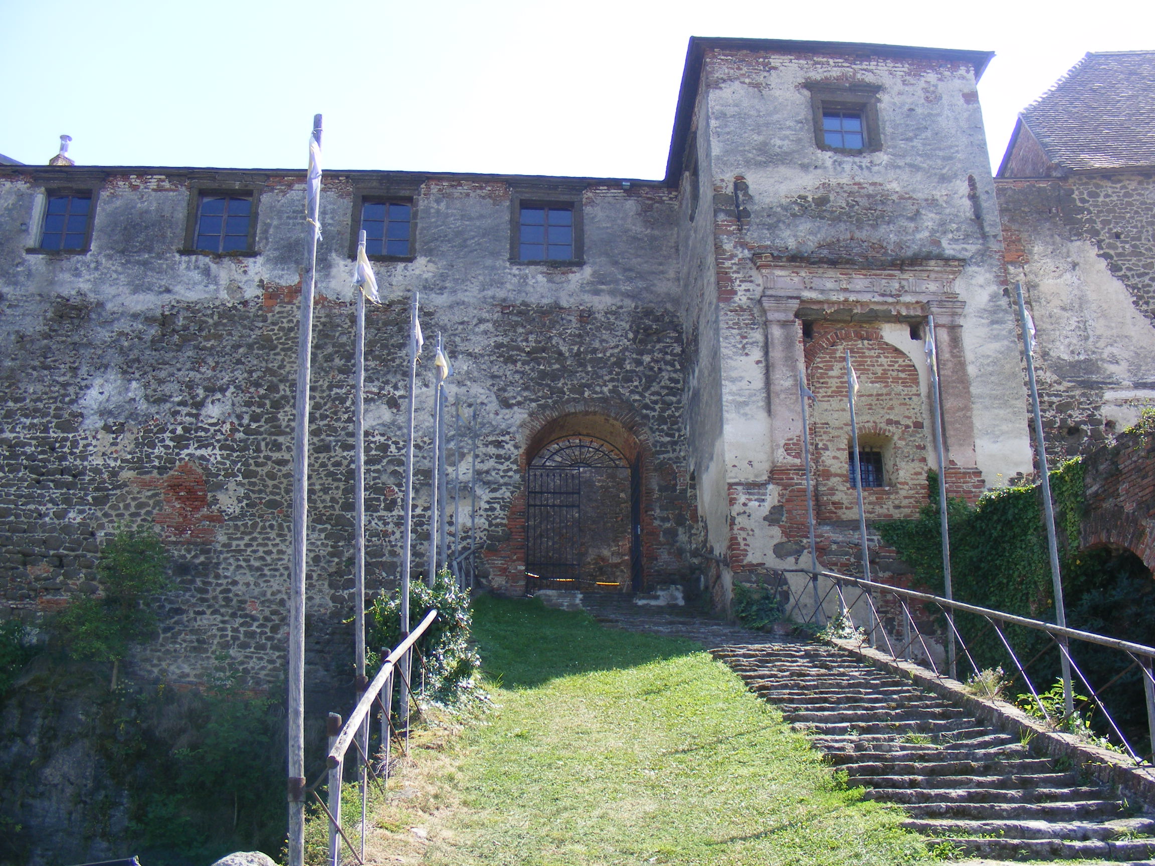 Güssing Castle - Güssing | interesting place, listed building ...