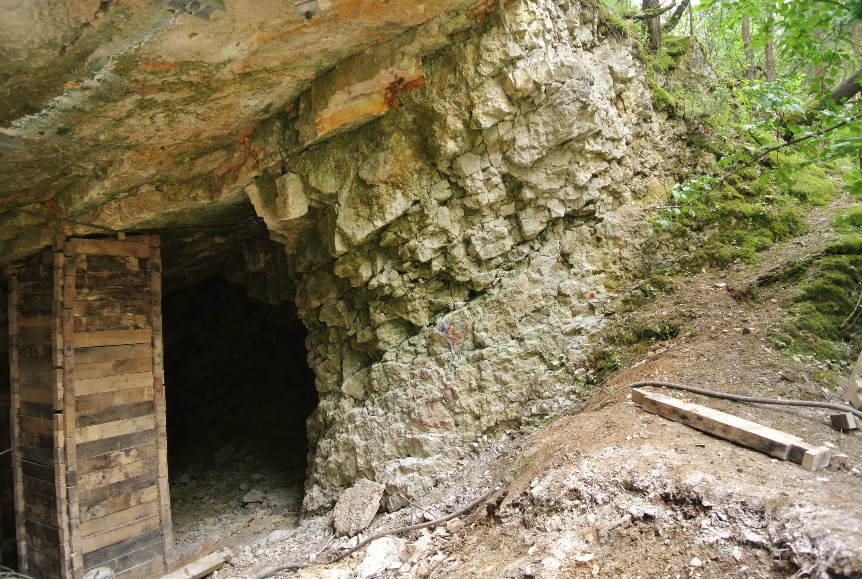 Cave "Szachownica"