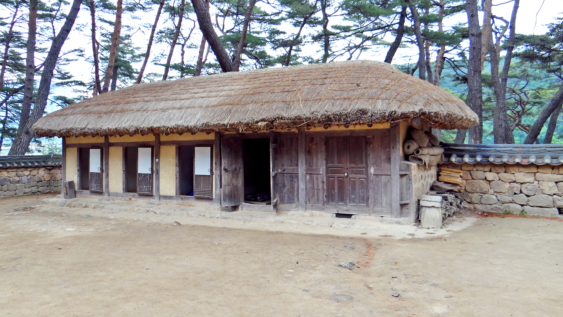 Cheongnyeonpo Servants Quarters