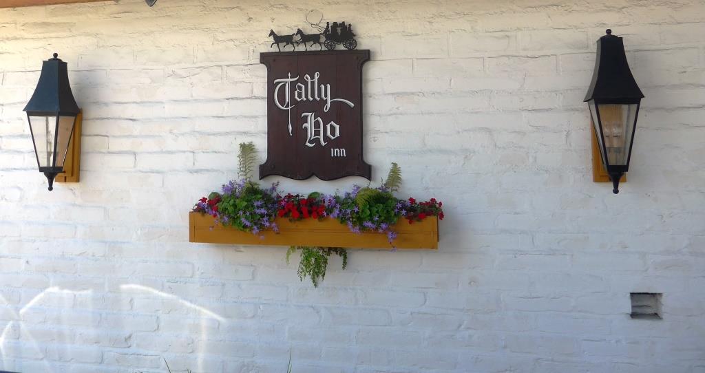 Tally Ho Inn - Carmel-by-the-Sea