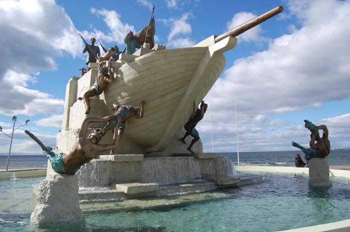 Monumento Tripulantes Goleta Ancud - Punta Arenas