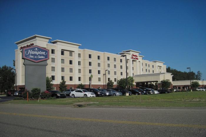 Hampton Inn & Suites