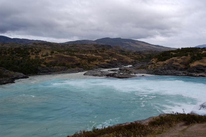 Saltos del Baker en confluencia con el río Neff