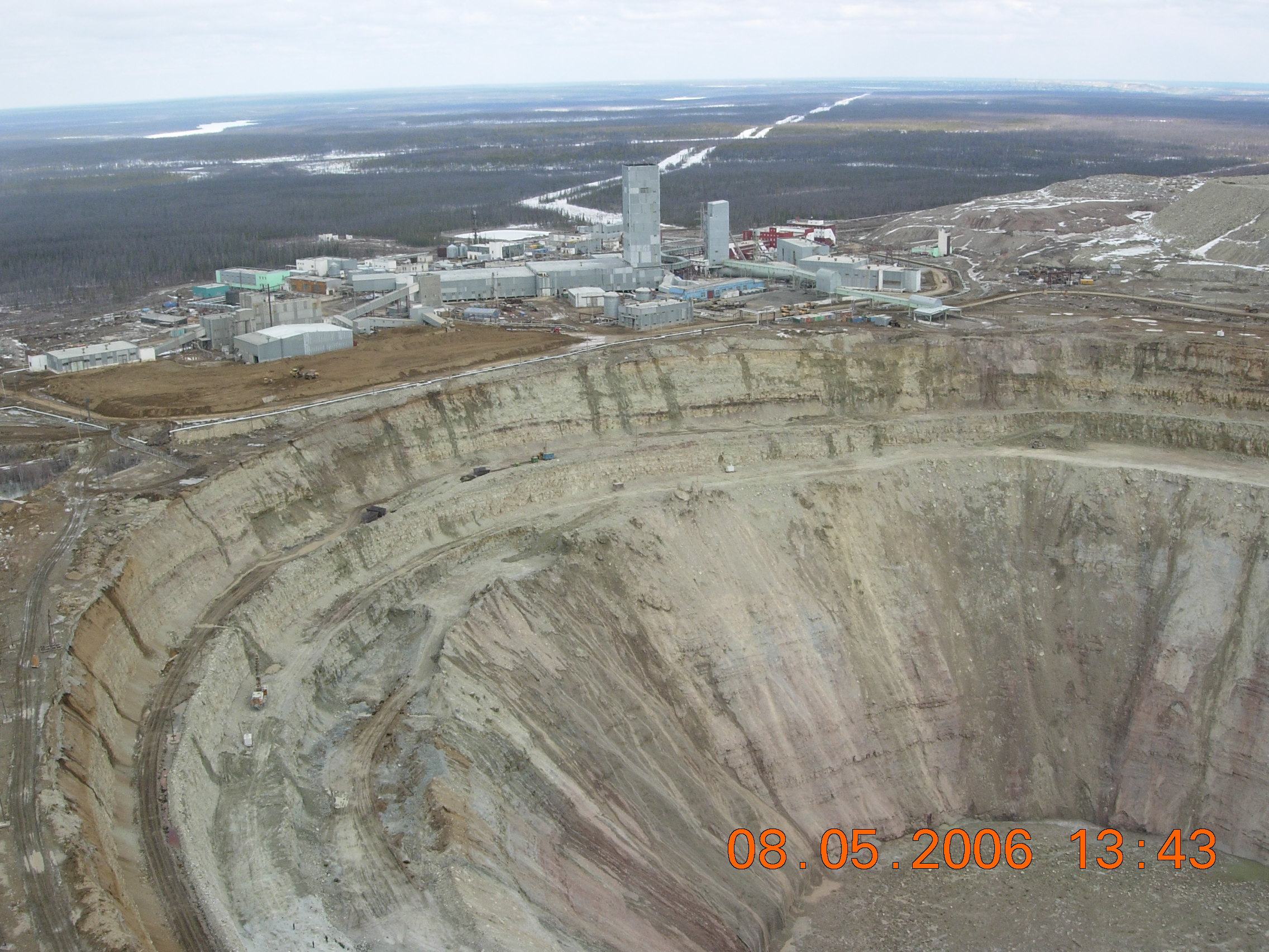 Internationalnaya kimberlite pipe | mine, diamond mine