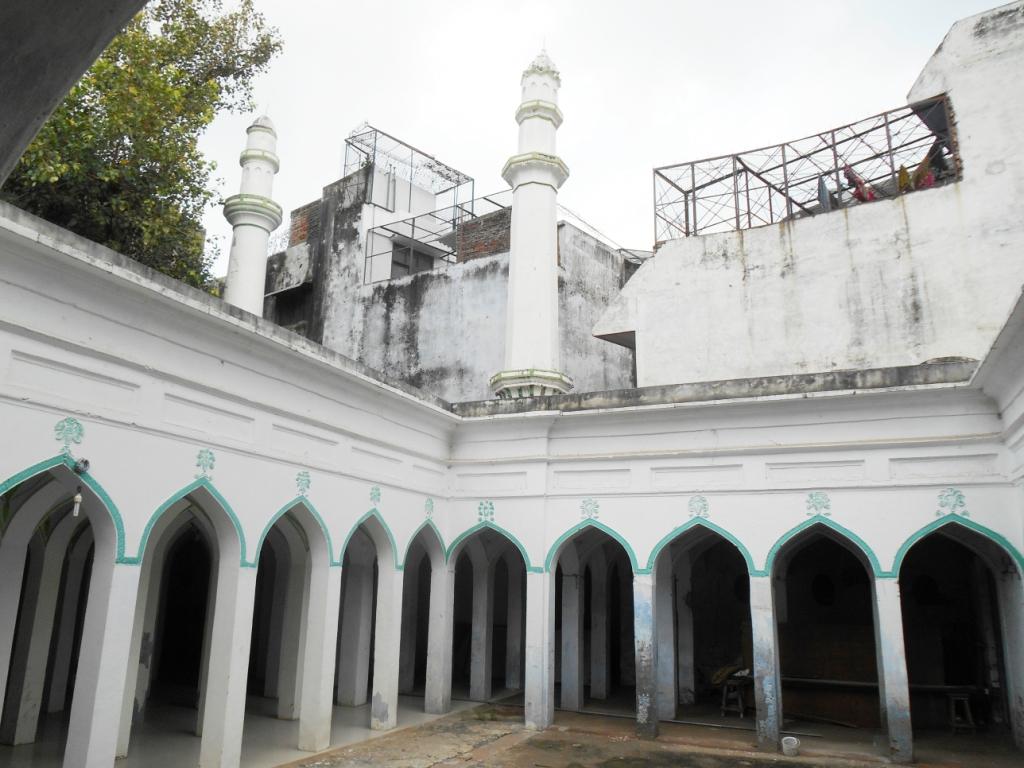 90 Dar ki Masjid. - Lucknow