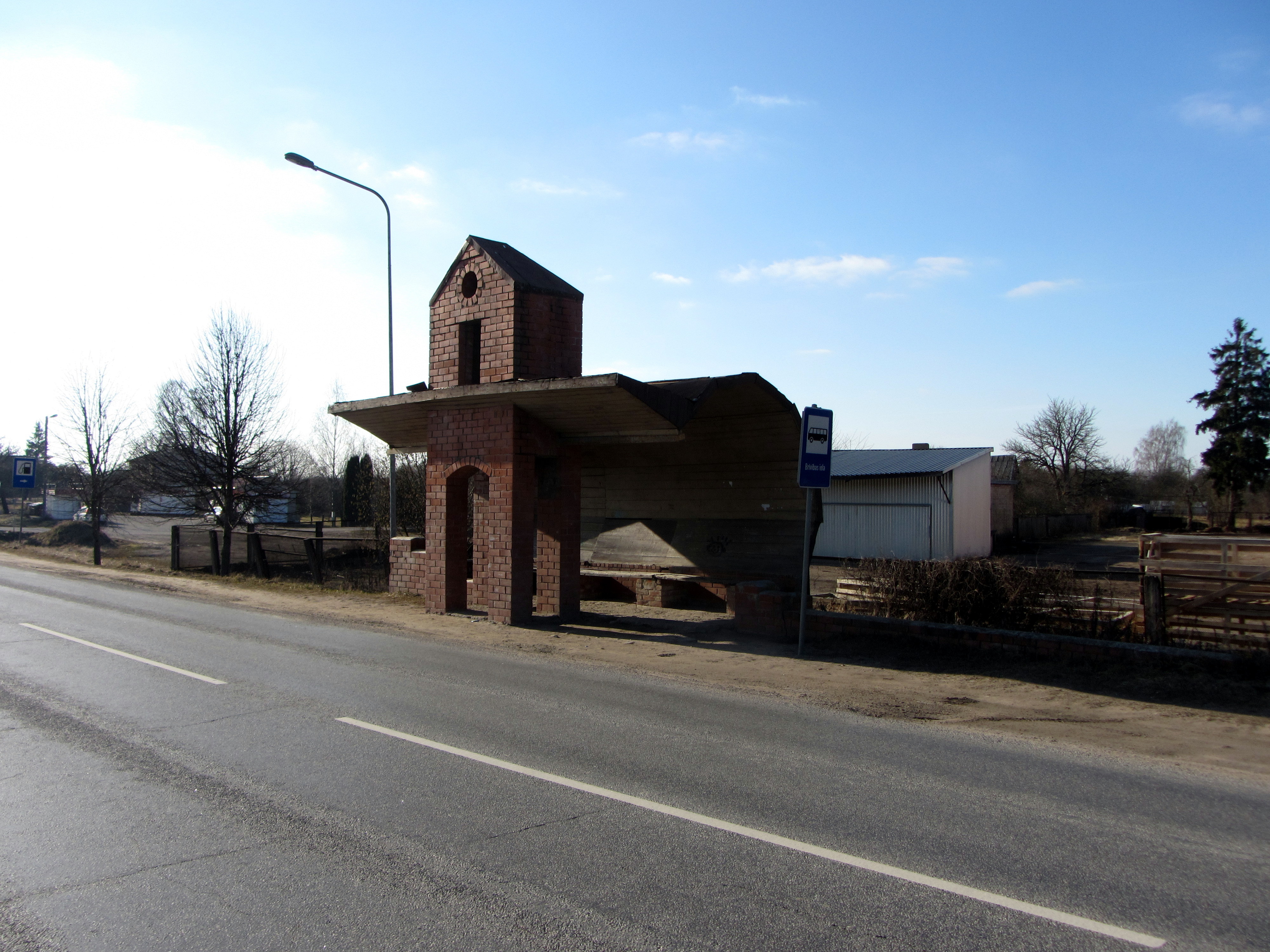 Autobusu pietura "Brīvības iela" - Aizpute