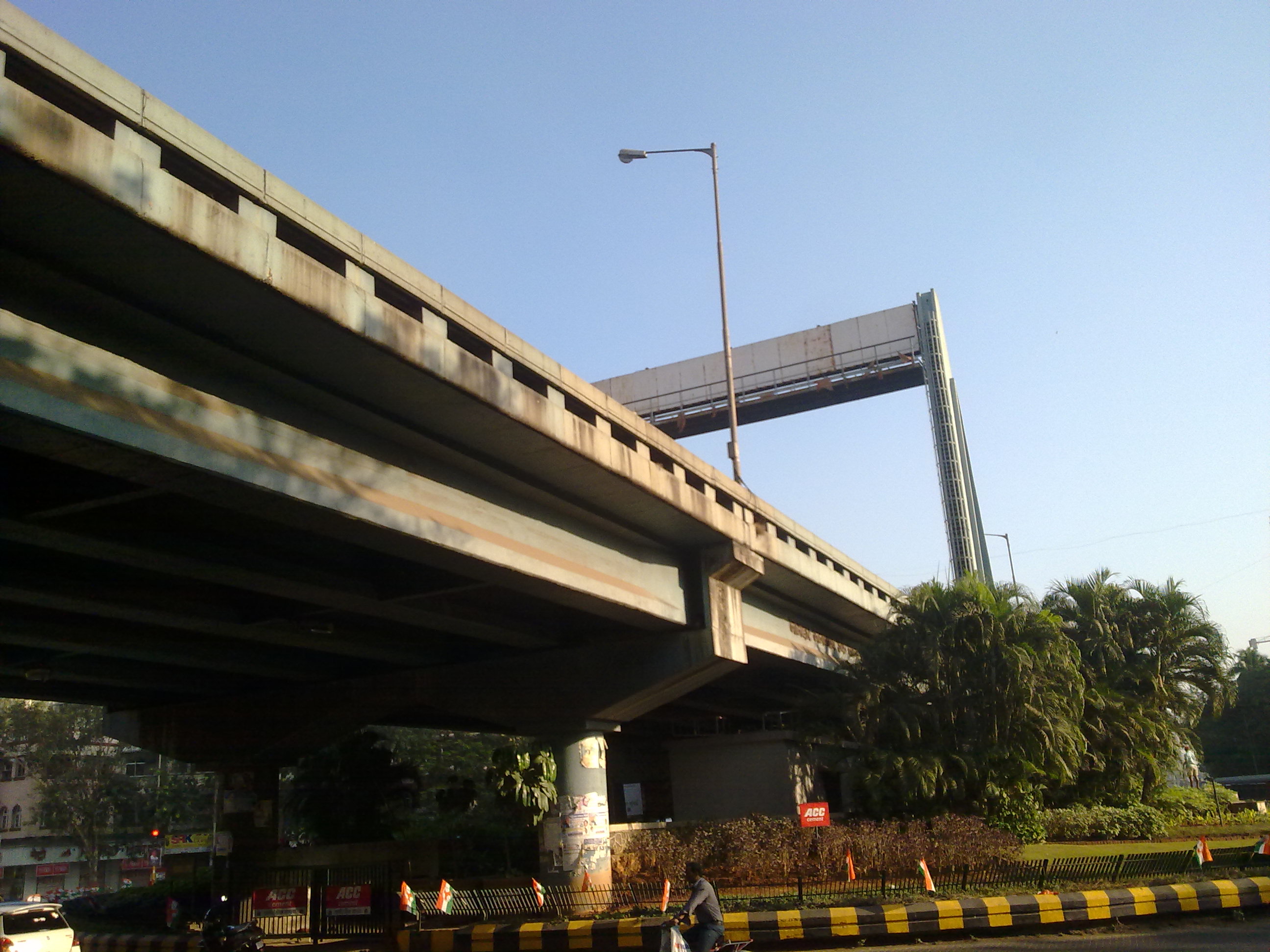 Khodadad Circle (Dadar TT) - Mumbai | garden, roundabout / junction island