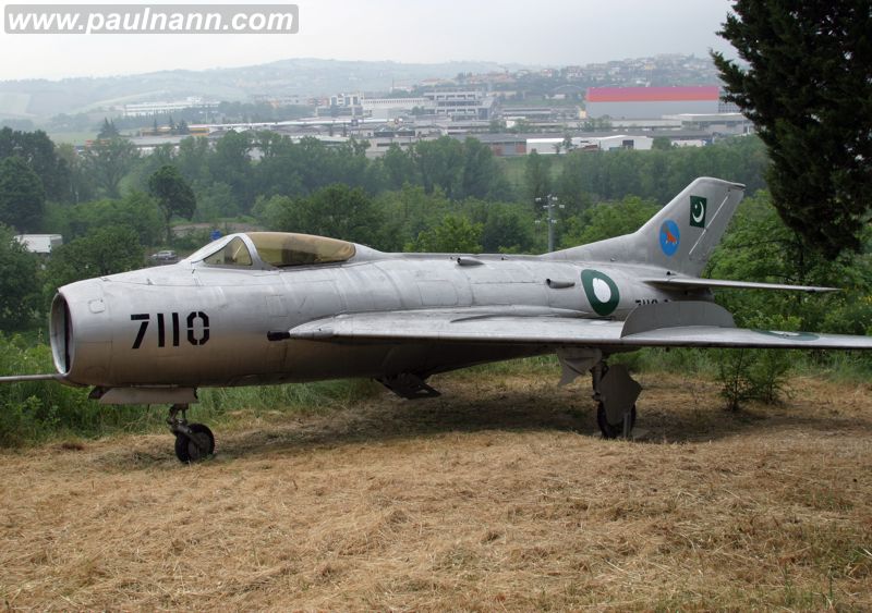 MiG-19S