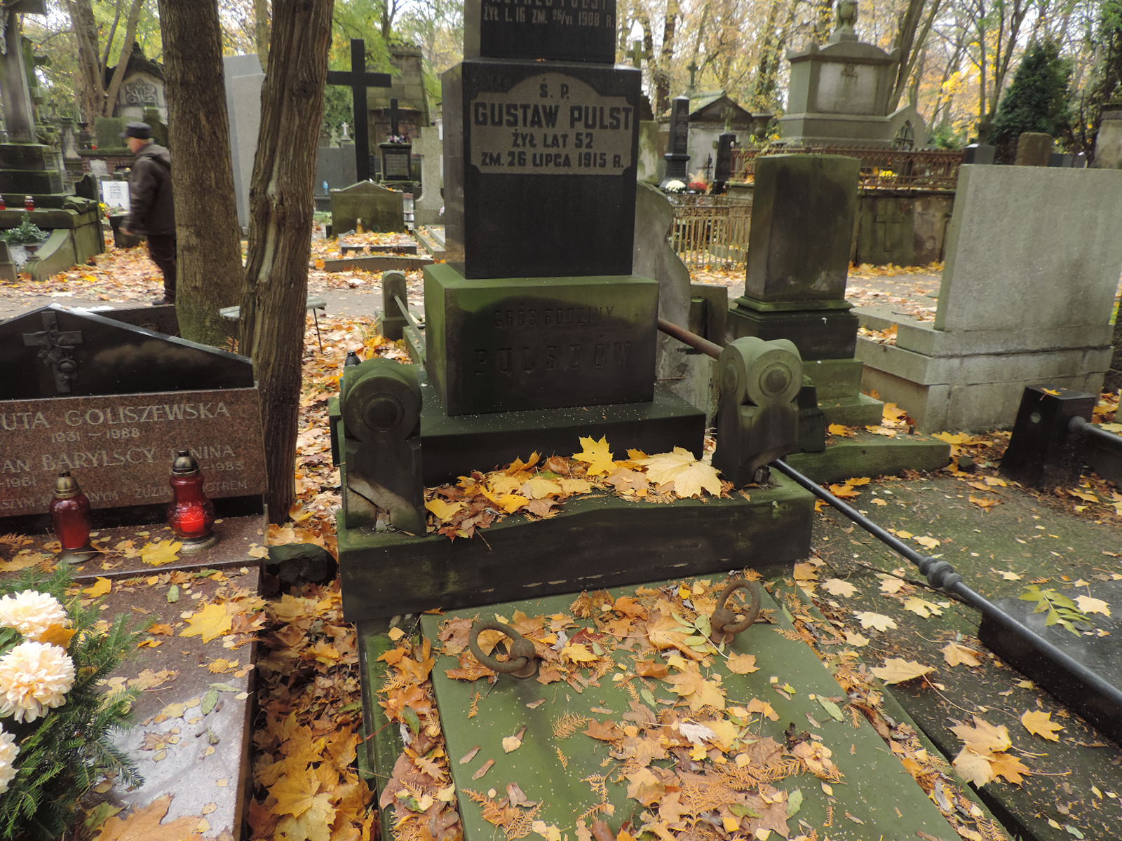 The tomb of Pulst family - Warsaw