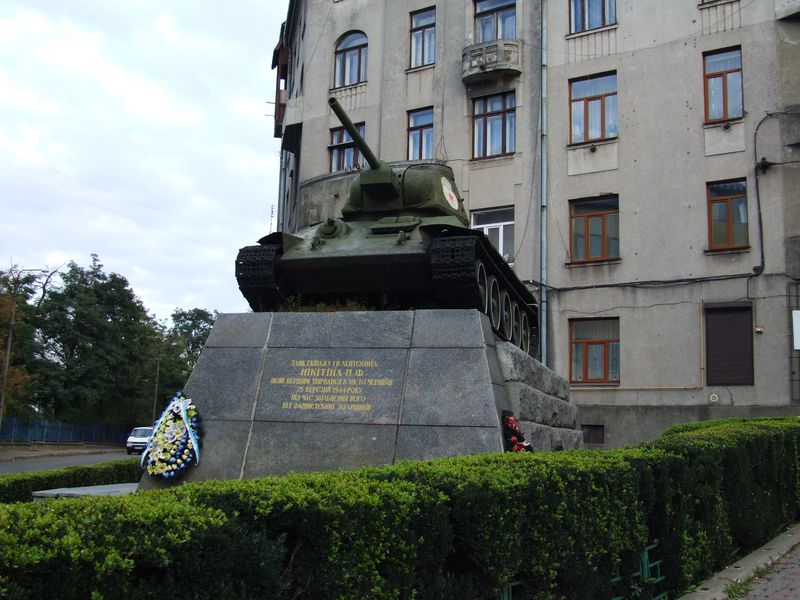 Tanc T-34 - Cernăuţi