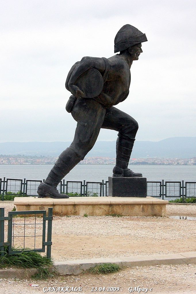 Seyit Onbaşı Anıtı