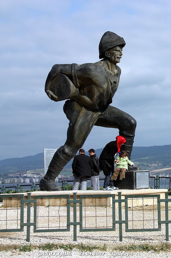 Seyit Onbaşı Anıtı