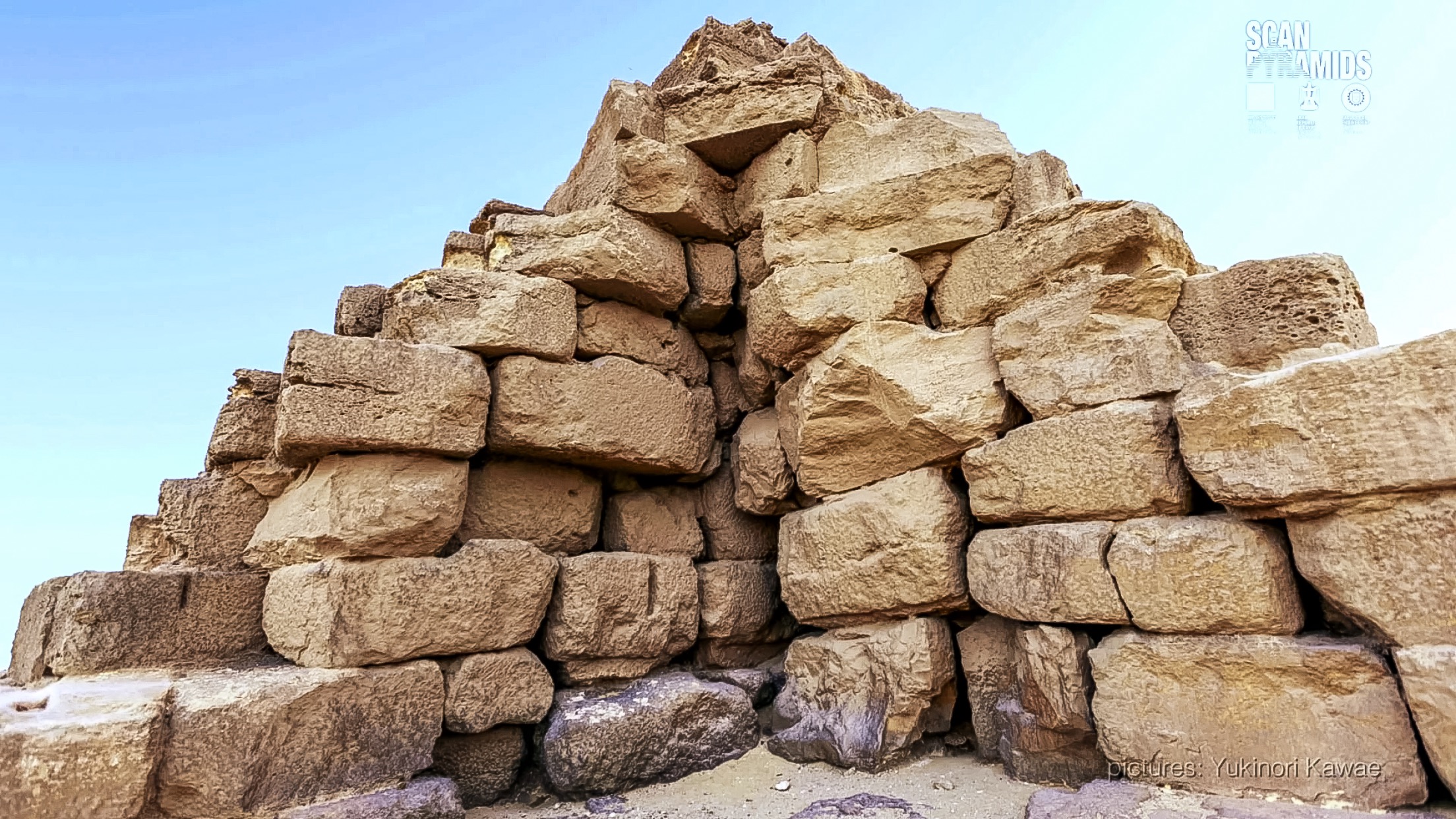 The notch of the Great Pyramid - Giza | place with historical ...