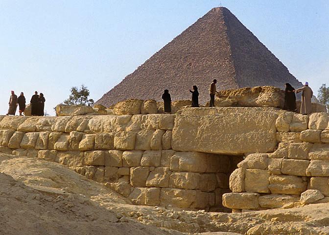 Wall of the Crow - Giza