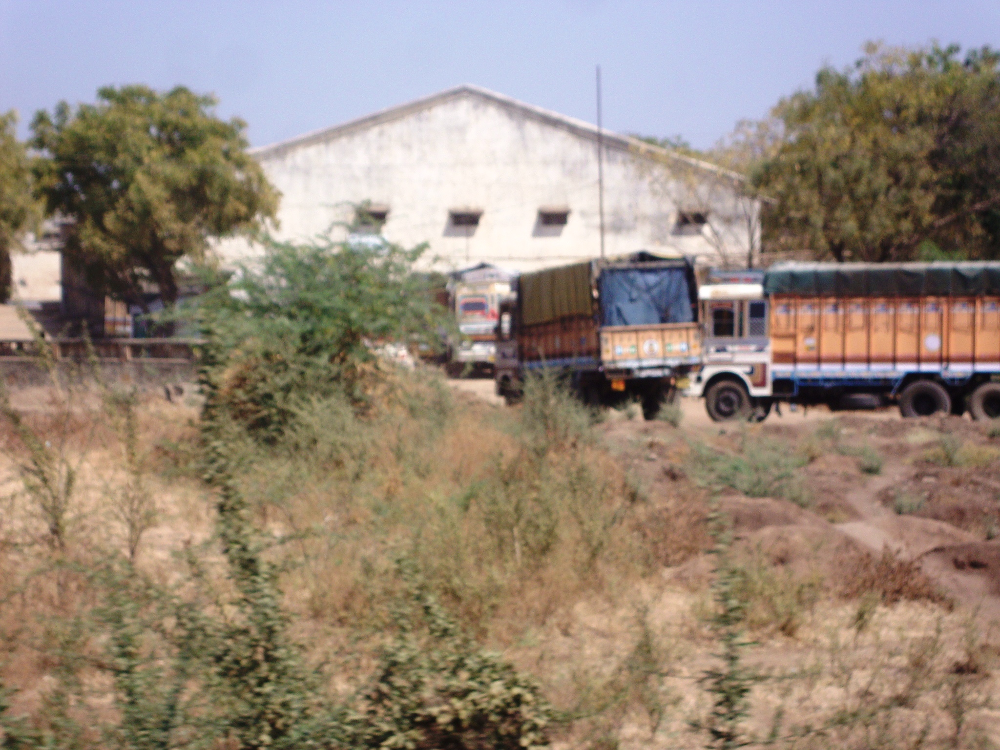 Warehouses near flyover - Dondaicha