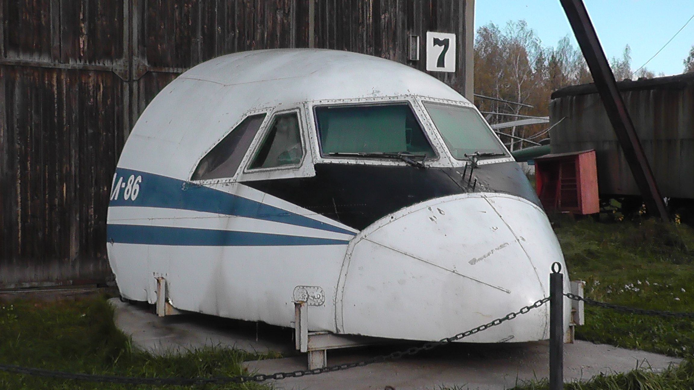 Ilyushin Il-86 Cockpit
