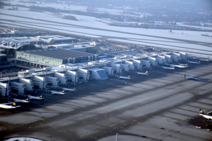 Terminal 2 | airport terminal