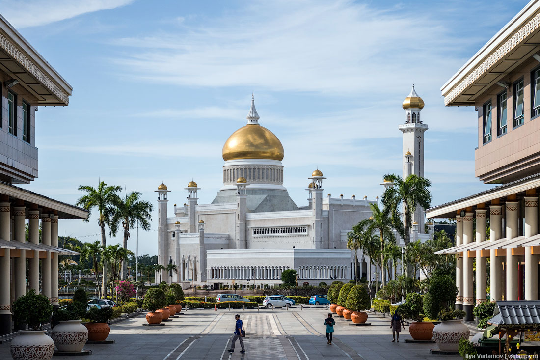 Omar Ali Saifuddien Mosque - Bandar Seri Begawan