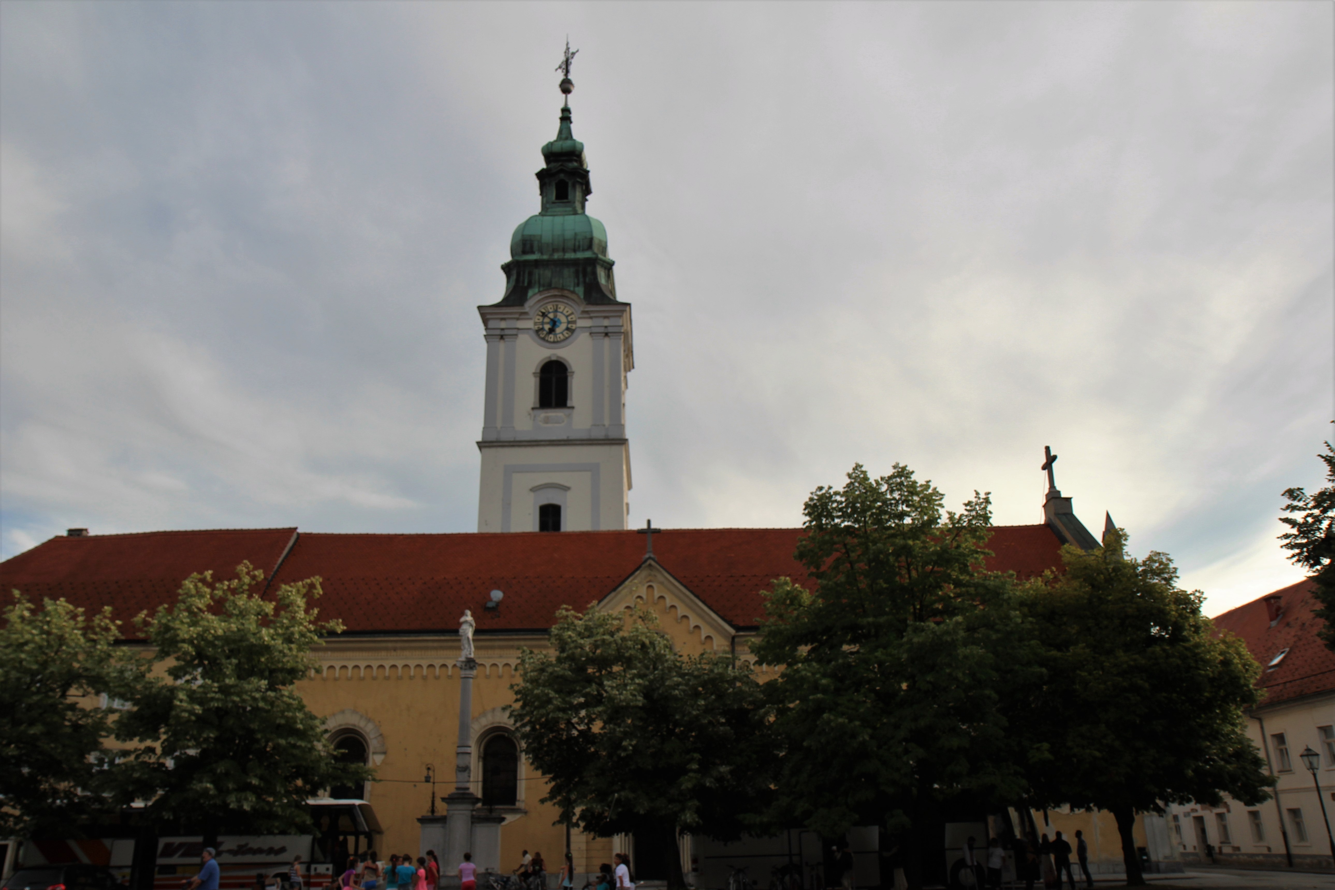 Franjevački samostan i crkva Svetog Trojstva - Karlovac