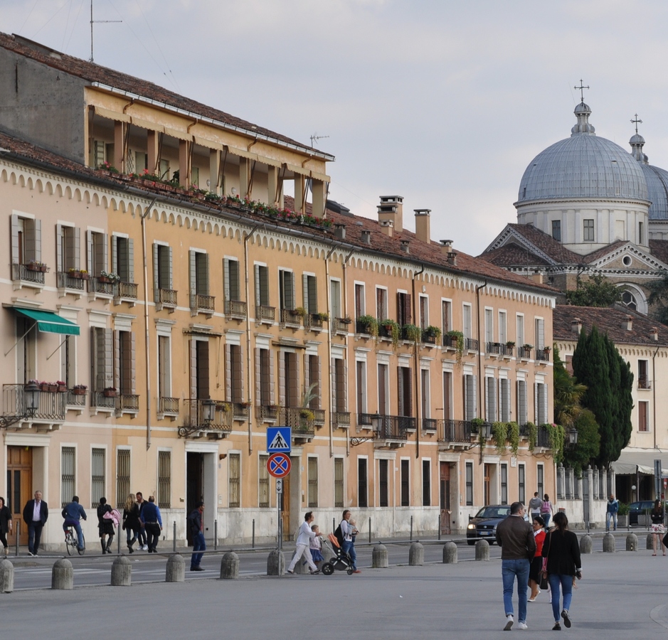 Prato della Valle, 43-44 - Padova | edificio