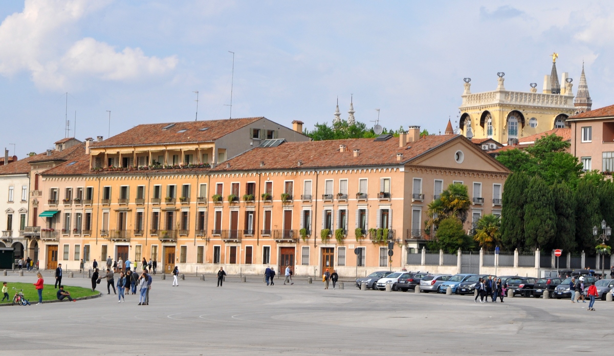 Prato della Valle, 43-44 - Padova | edificio