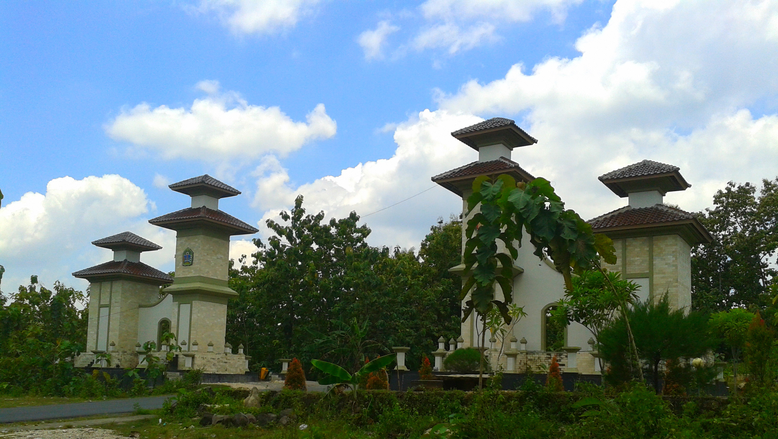 Tugu Pokah, Batas DIY dengan Jawa Tengah