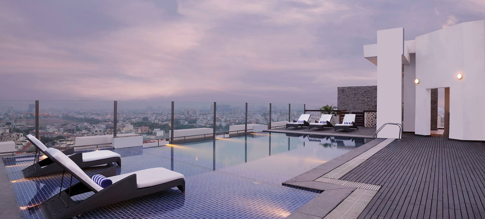 DoubleTree by Hilton Gurugram Baani Square - Gurugram