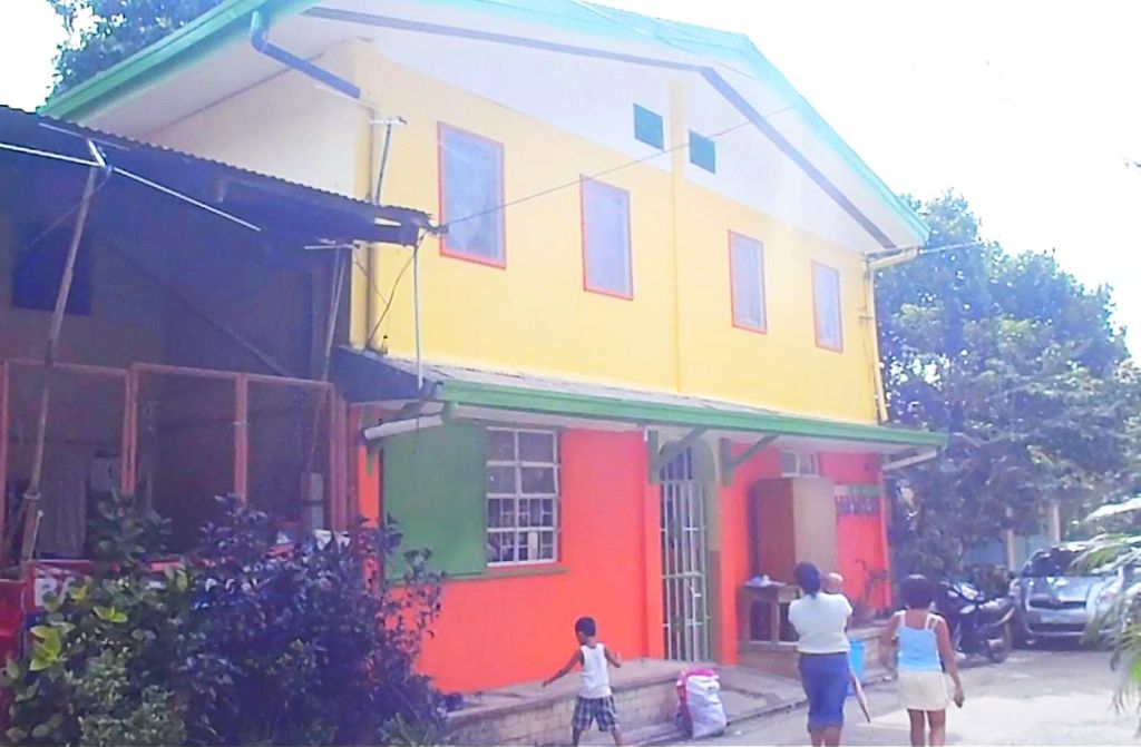 Dalandanan 2Storey 4 door Residential Apartment - Angono