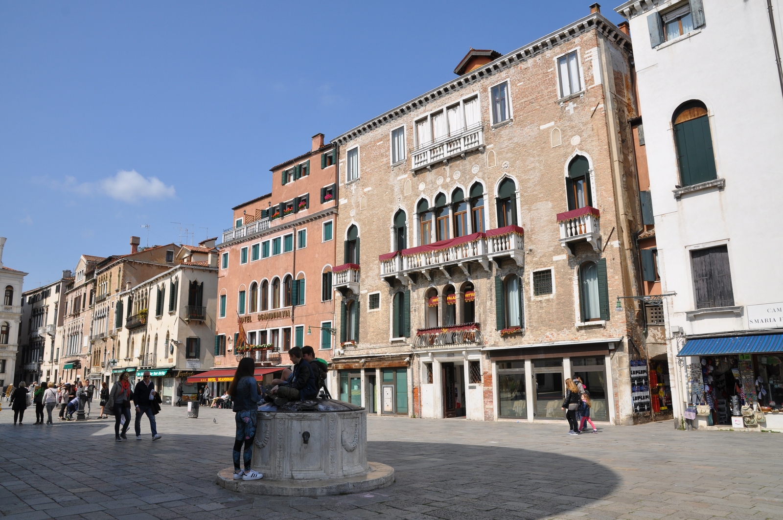 Campo Santa Maria Formosa - Venice | historic town square