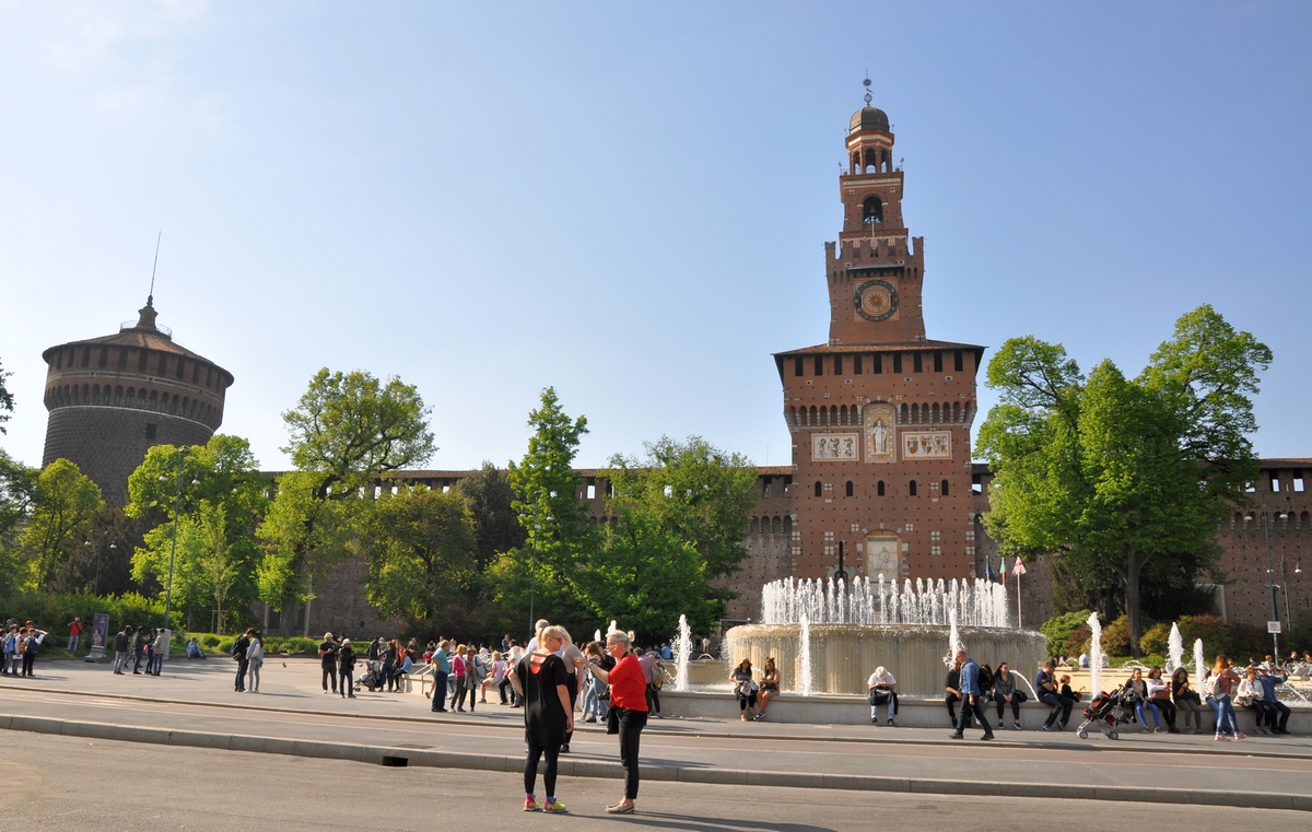 Piazza Castello - Milano