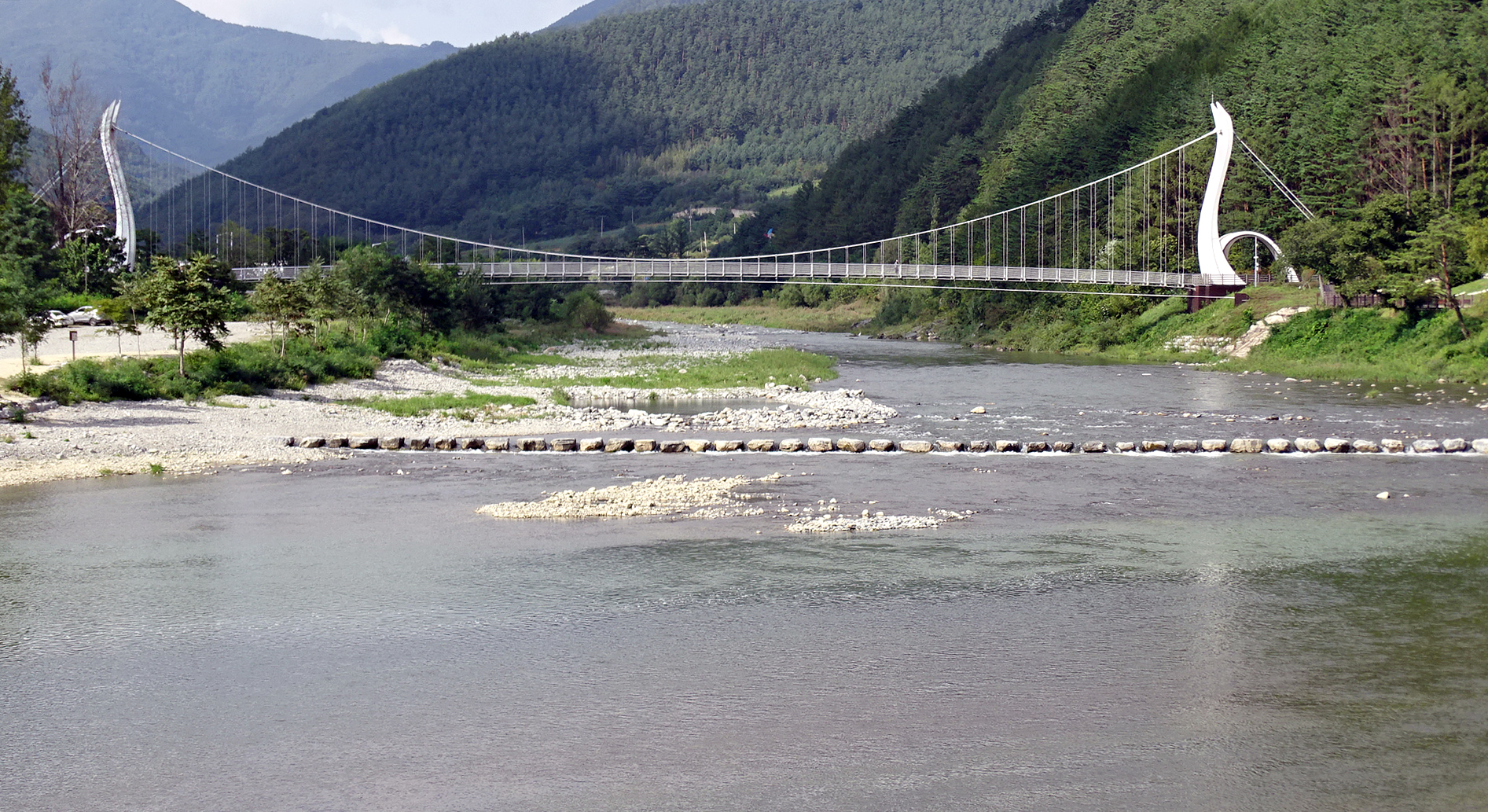 Auraji Lake Cloud Bridge